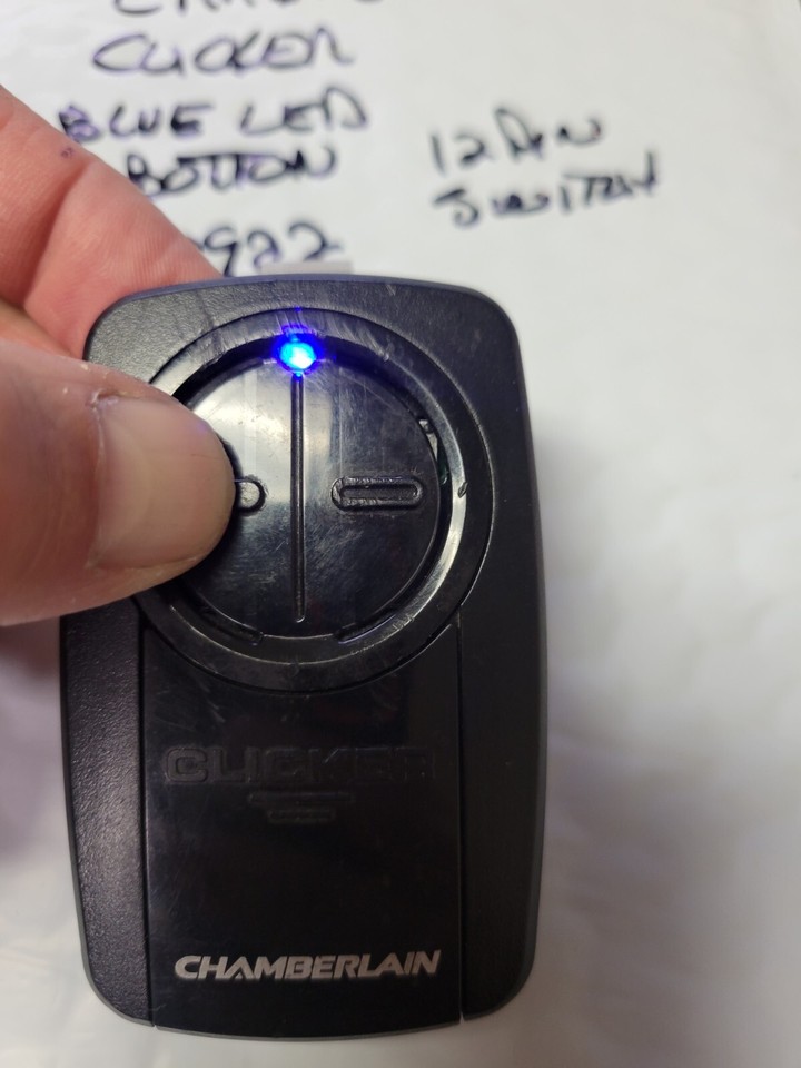CHAMBERLAIN CLICKER HBW/ TX 7922 2 BUTTON BLUE LED 12 PIN SWITCH ...