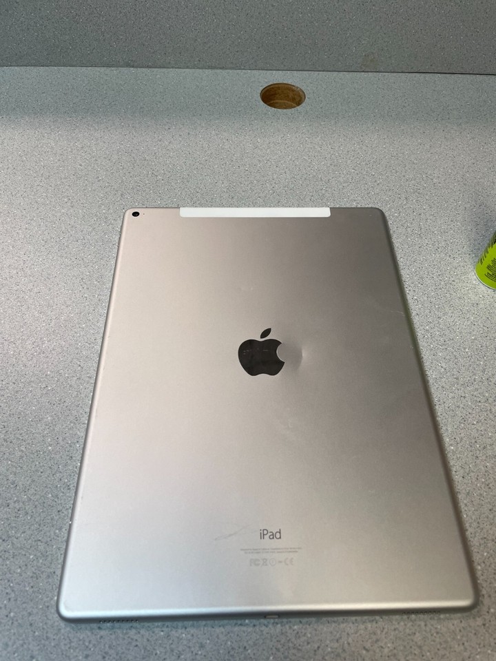 Apple iPad Pro (1st Generation) A1652 128 GB, Wi-Fi + 4G, 12.9 in ...