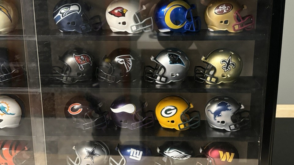 NFL POCKET PRO HELMET SET OF 32 In Display Case | eBay