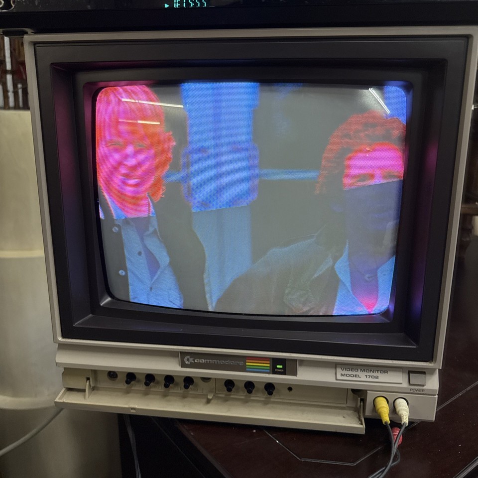 Commodore 1702 Color Video CRT Monitor / COMPLETE IN BOX / Retro Gaming ...