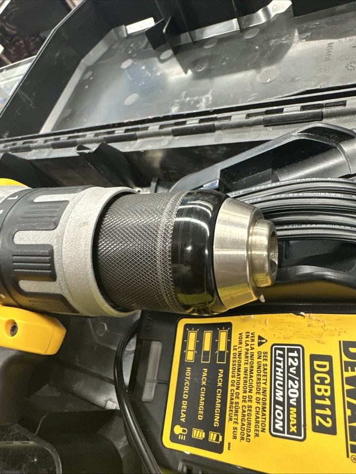 DEWALT DRILL DCD797 BATTERY AND CHARGER | eBay