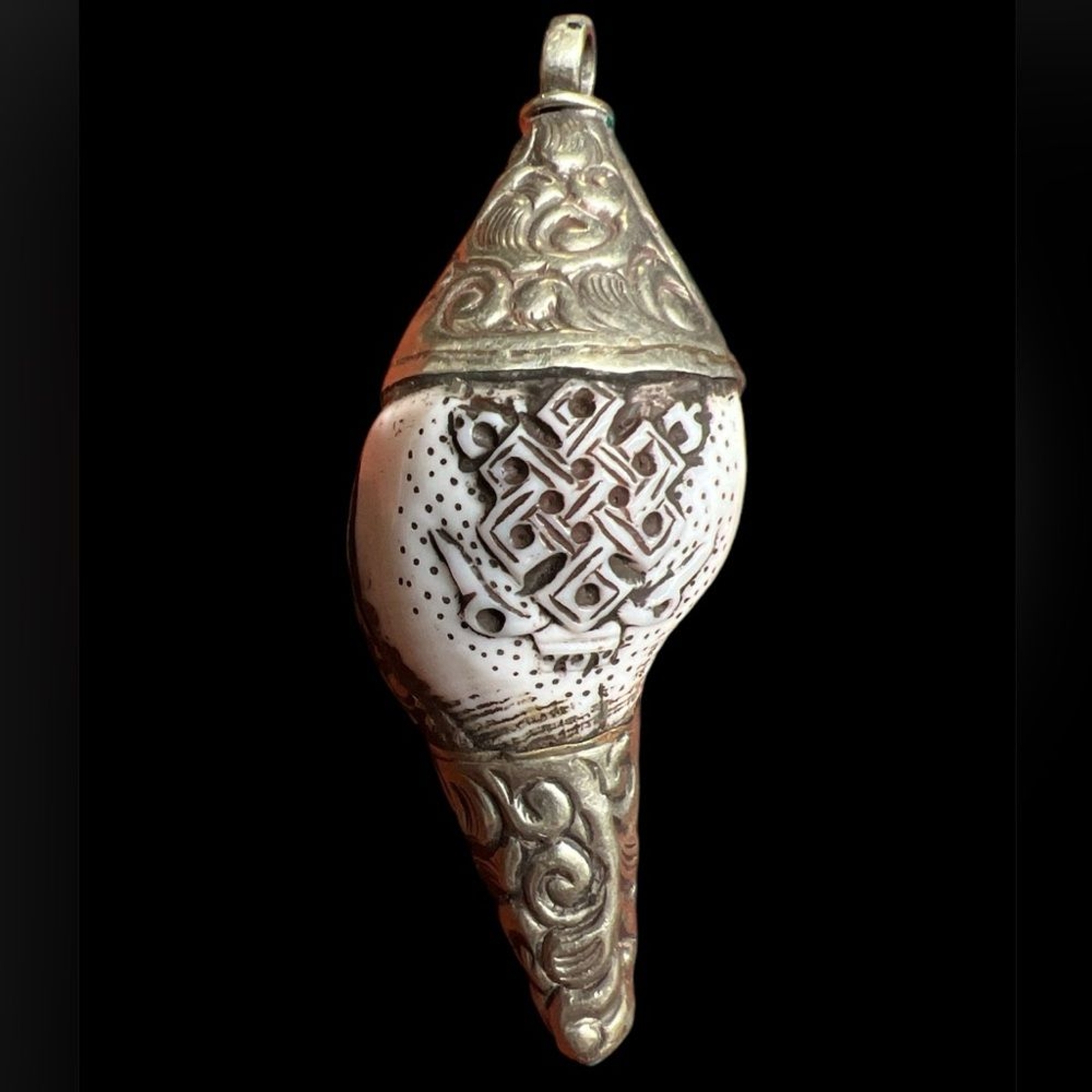 Antique Tibetan / Nepali Real Conch Shell Trumpet Pen… - Gem