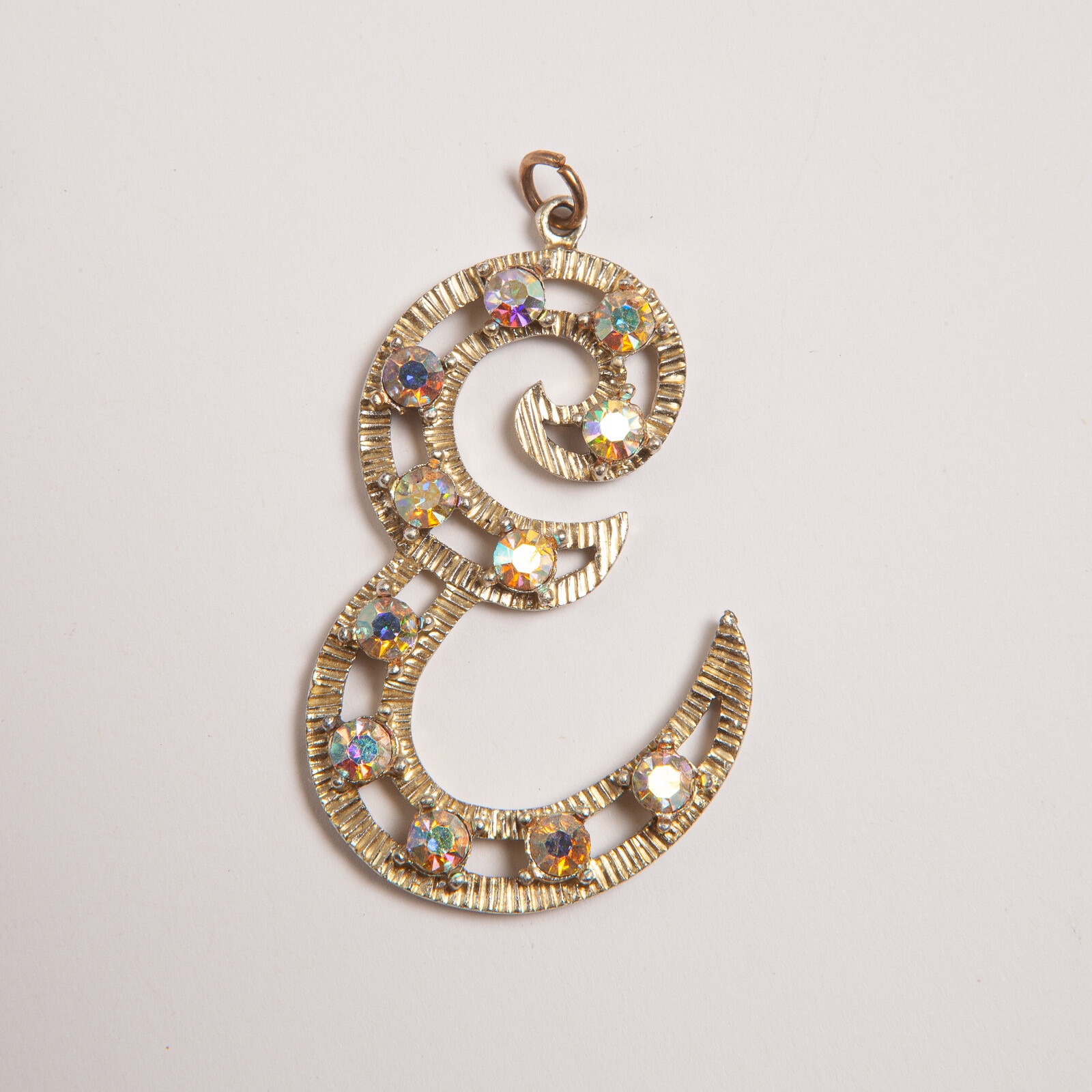 vintage-cursive-letter-e-rhinestone-large-silver-tone-gem