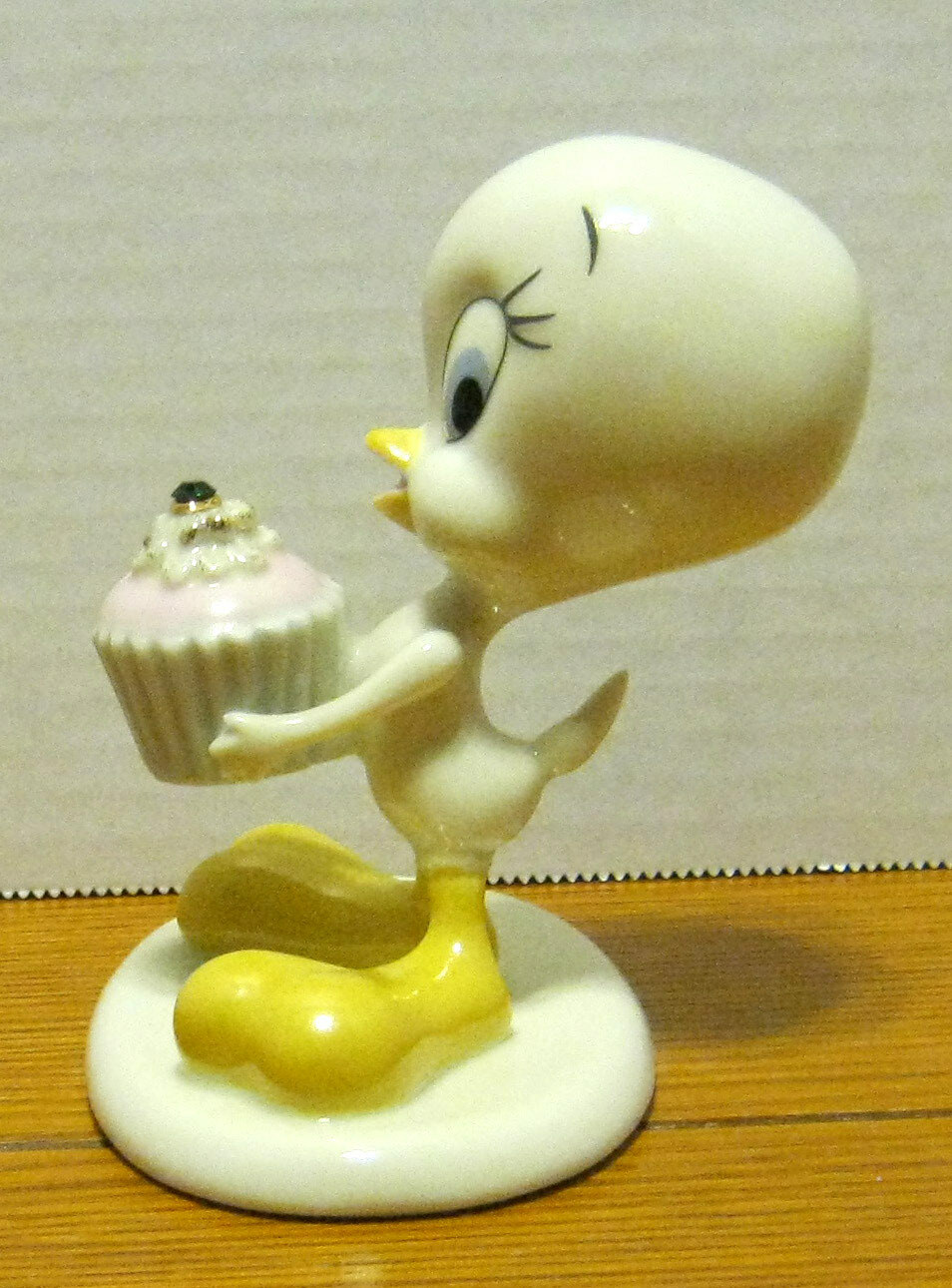 Lenox "A Present From Tweety" Figurine Warner Brothers Tweety Bird NICE ...