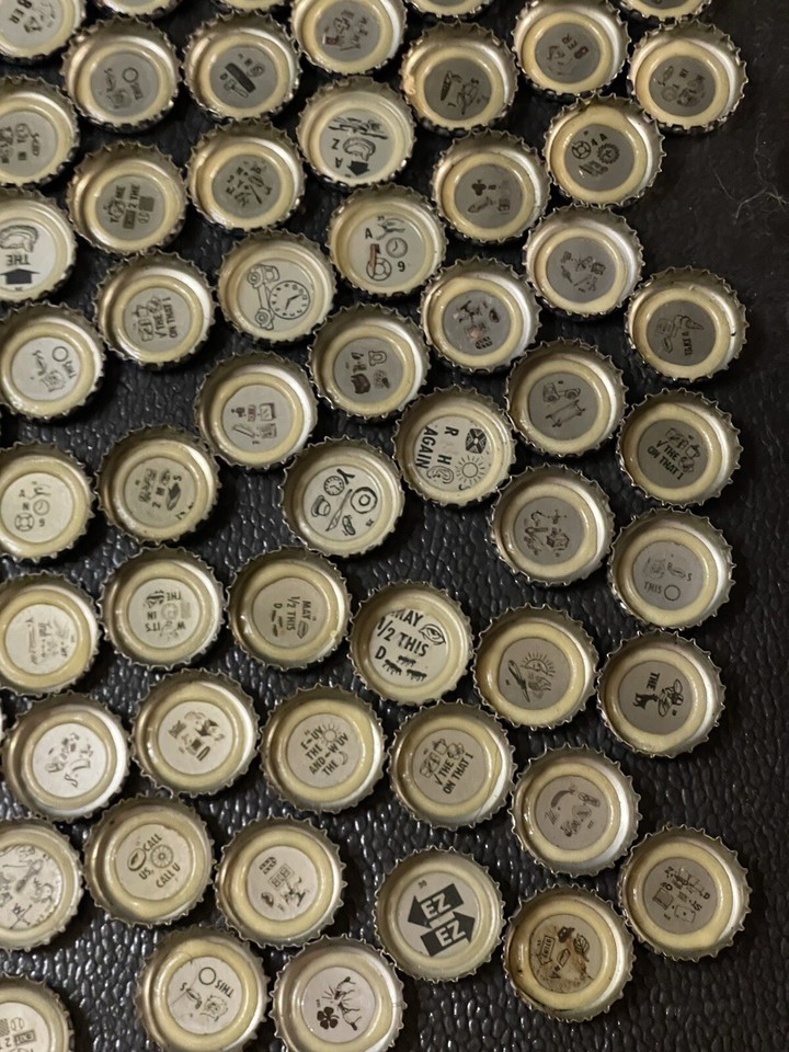 120 LUCKY LAGER Beer Brand Bottle Puzzle Caps Lot Set Vintage Riddle ...