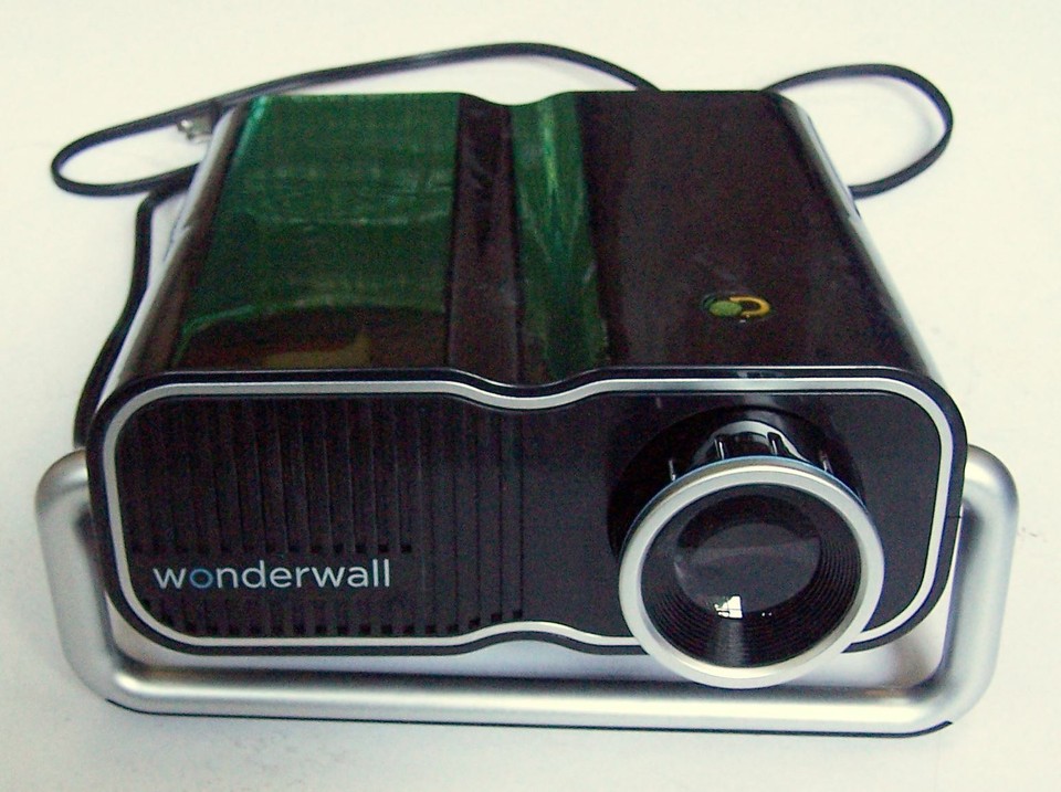 Discovery Wonderwall DVD/XBox/Playstation 8' x 6' Projector | eBay