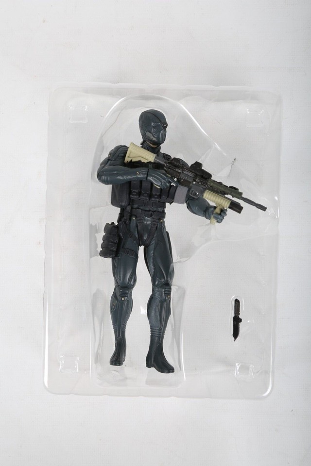 Metal Gear Solid: Solid Snake Collectible Figure 20th Anniversary 2008 ...
