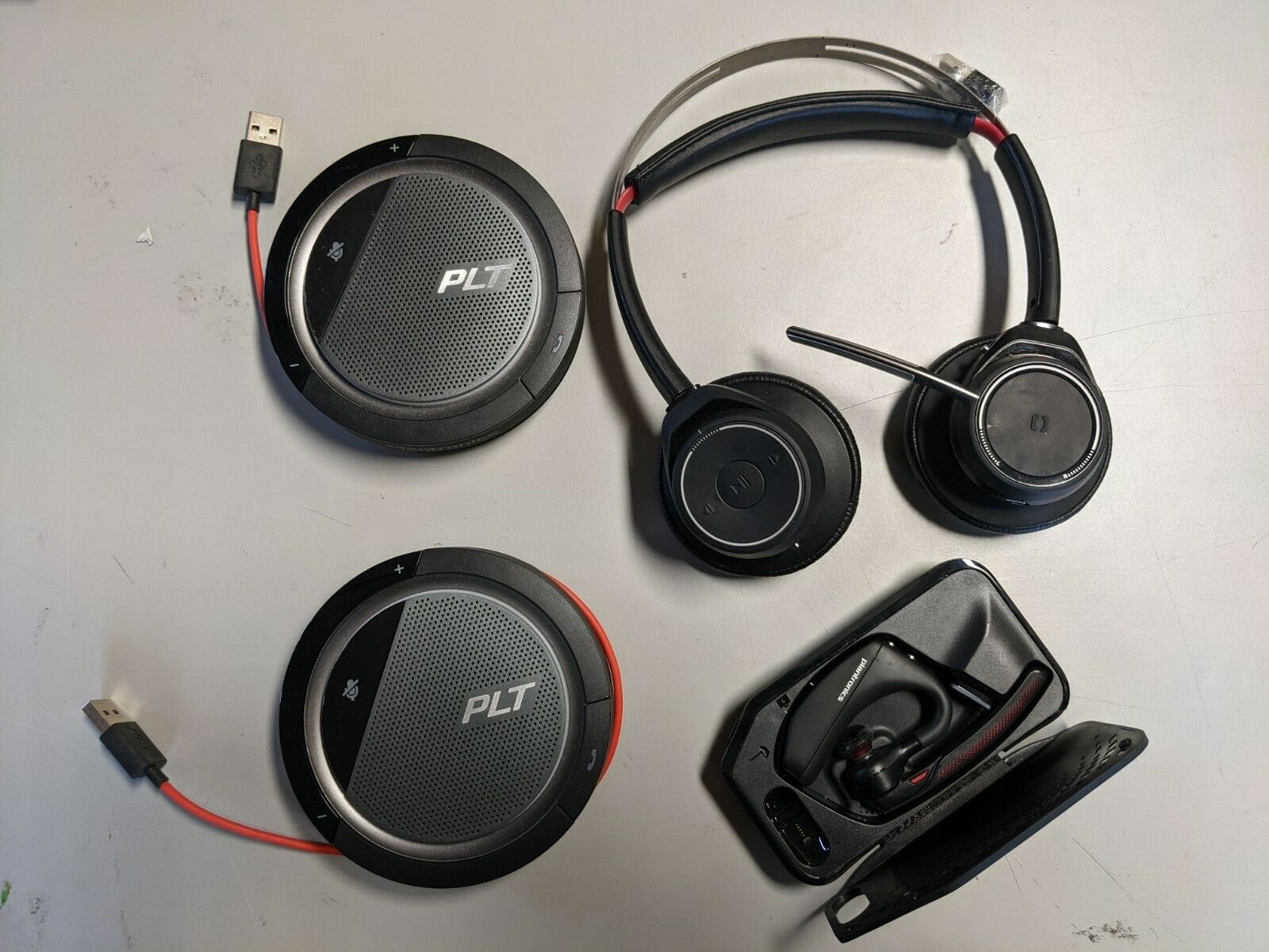 Plantronics - Lot of 4 Items - Calisto P3200, Voyager 5200, Voyager ...