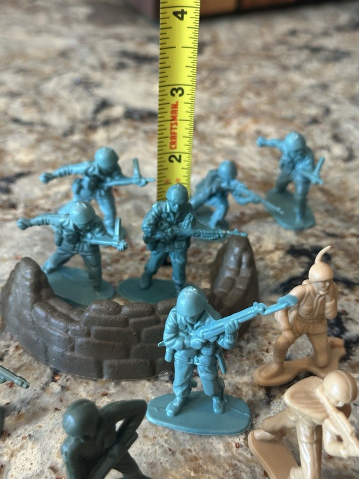 Vintage Mini Toy Soldiers Plastic Miniature 119 Pieces Jeep Cannon | eBay