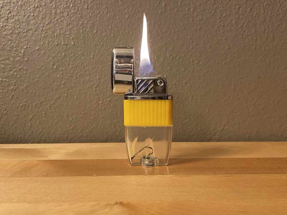 Working Vintage Scripto Vu Style Clear Lighter With Fishing Lure Yellow ...