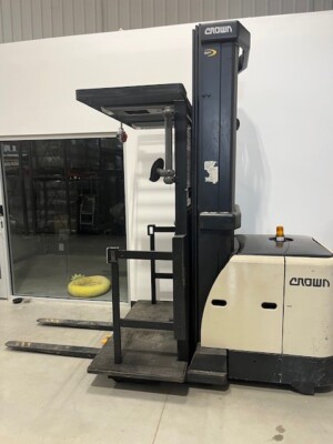 2016 Crown SP 1500 Narrow Aisle Order Picker | eBay