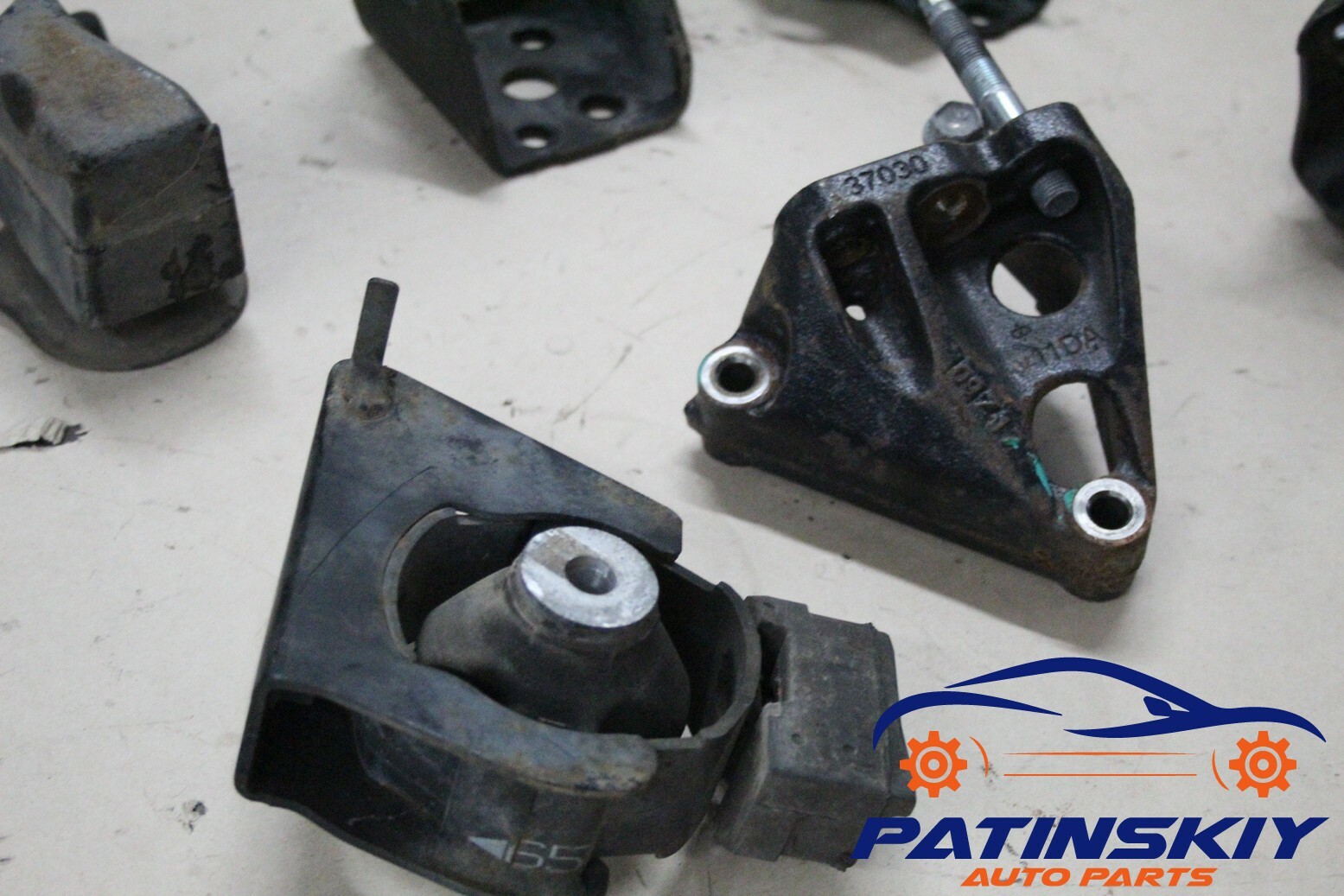 2009 TOYOTA MATRIX ENGINE MOTOR TRANSMISSION MOUNT BRACKET SUPPORT ...