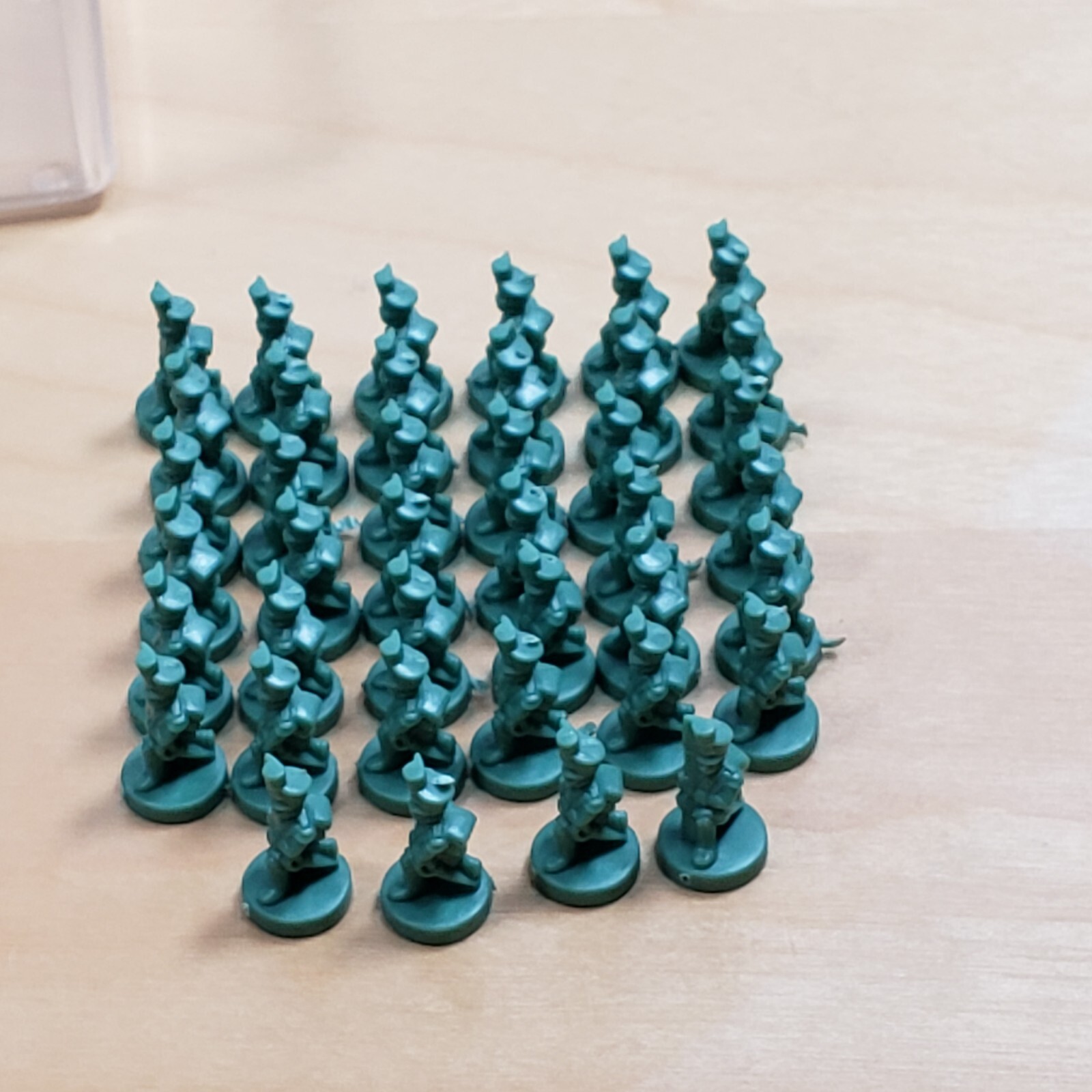 RISK BOARD GAME GREEN REPLACEMENT ARMY PIECES PARTS 1999 MINIATURES | eBay