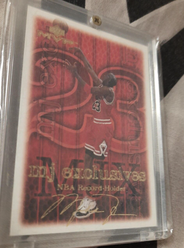 1999-2000 Upper Deck MVP Gold Script Parallel /100 Michael Jordan #195 ...