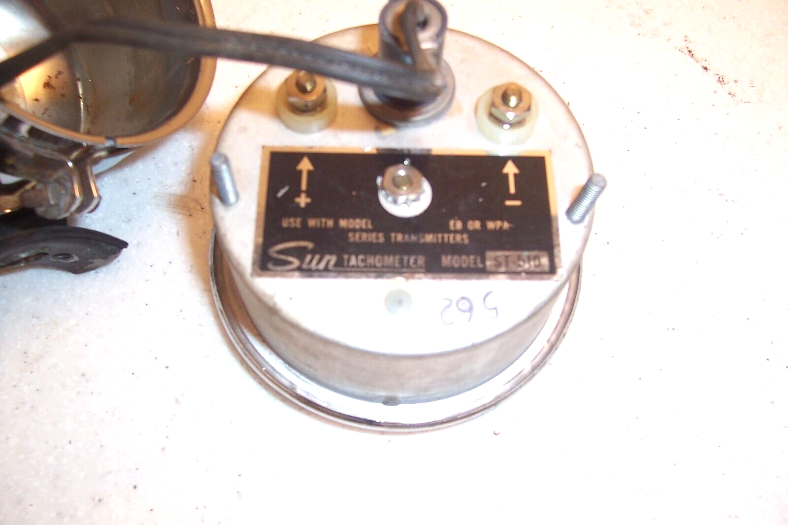 VINTAGE 1960'S SUN TACH 7K TACHOMETER W/CUP, MOUNT & EB9A TRANSMITTER ...