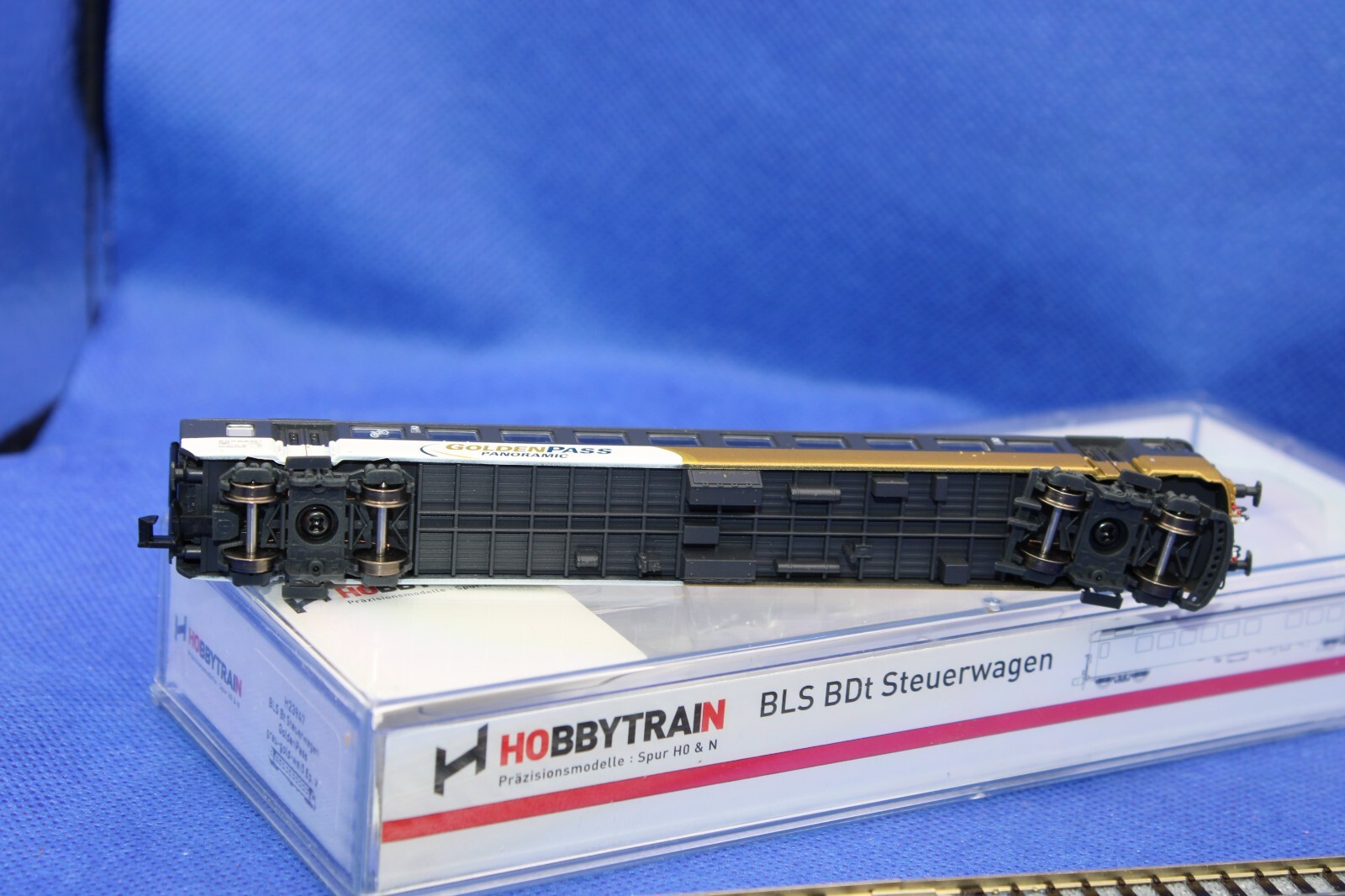 Hobbytrain 23947 BLS Bt Steuerwagen GoldenPass mit Lichtwechsel rot ...