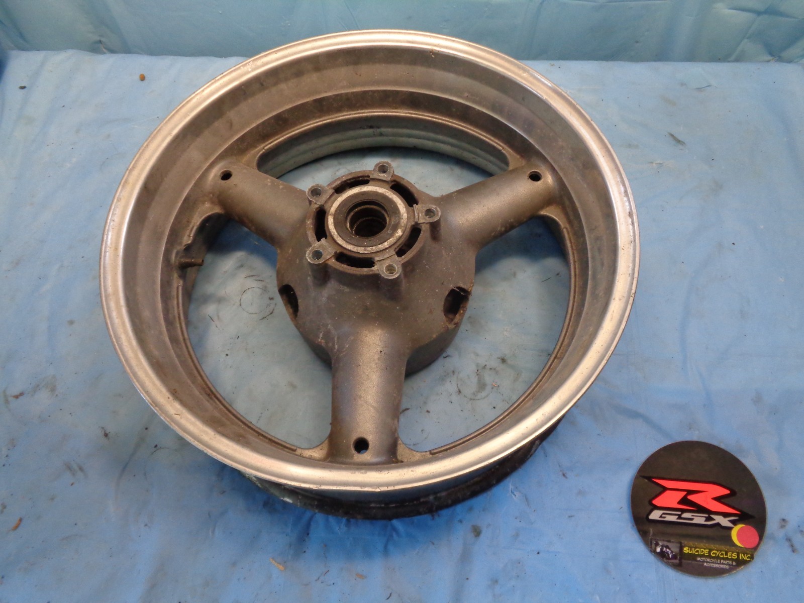 1996 Suzuki GSXR 750 SRAD rear wheel rim 6 inch wide polished lip 97 98 ...