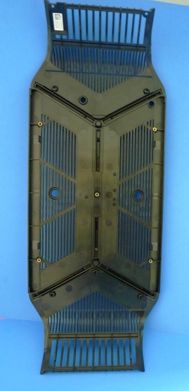 NEW Genuine Alienware Area 51 R3 Plastic Bottom Case 7W7XN - Picture 2 of 4