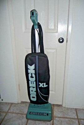 Oreck XL Signature Light-Weight Upright Vacuum Cleaner U2160HHT ...