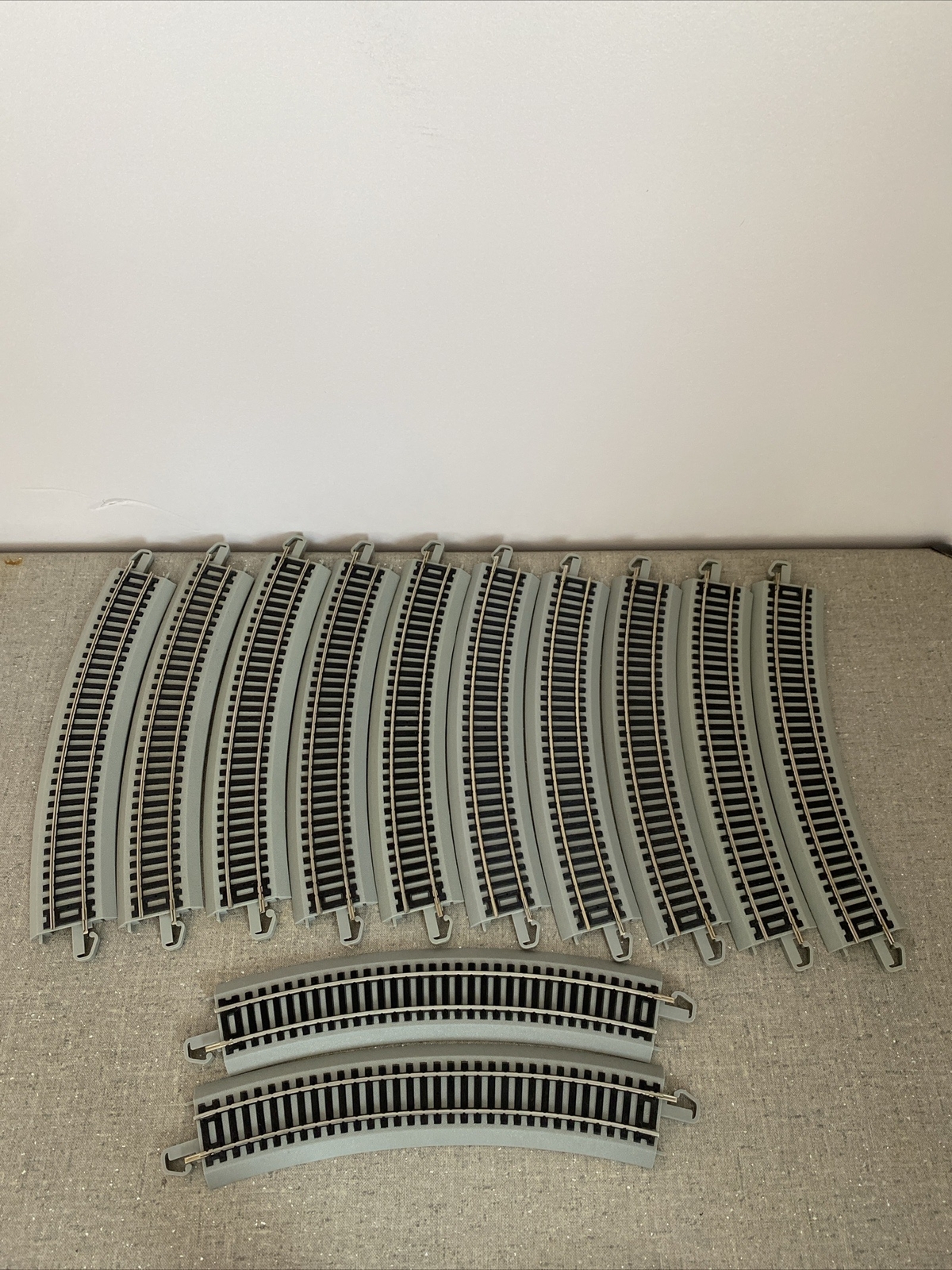 Bachmann E-Z Track HO Scale 18” R30 Curved Train Track Lot Of 12 Grey ...