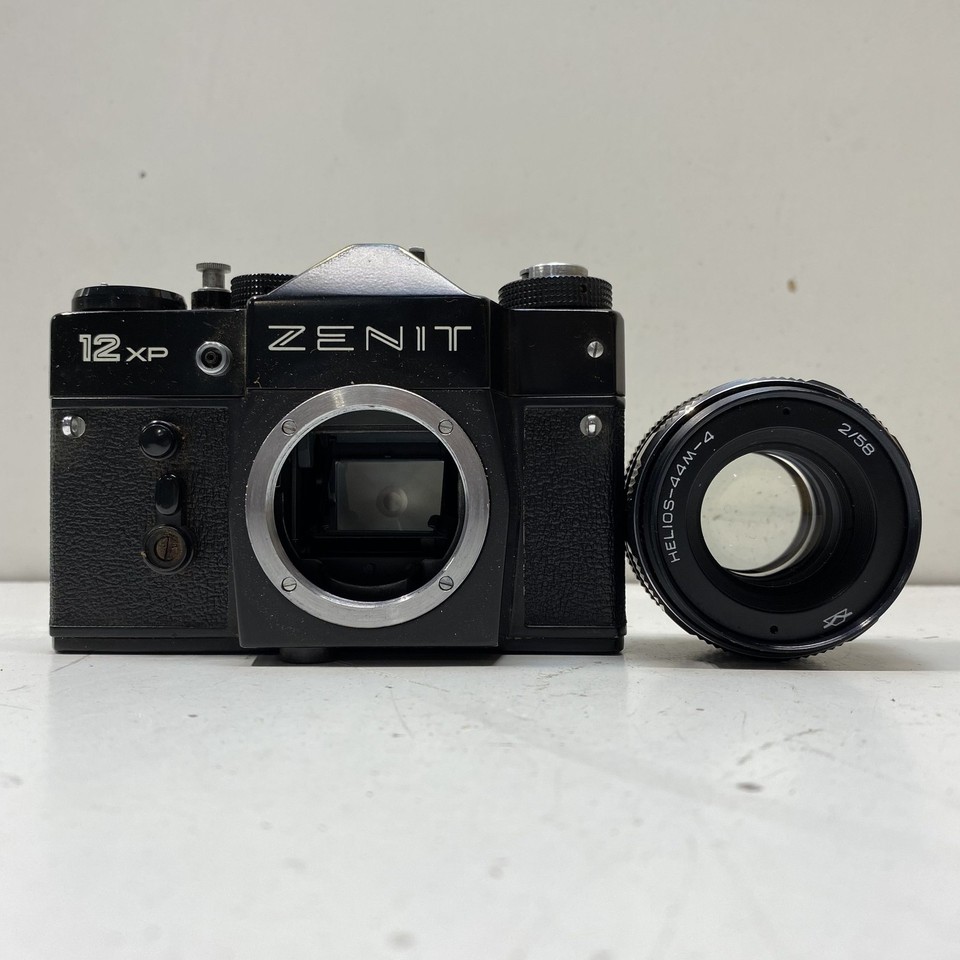 Zenit 12XP 35mm SLR Camera with Helios 44M-4 2/58 Lens & Case | eBay