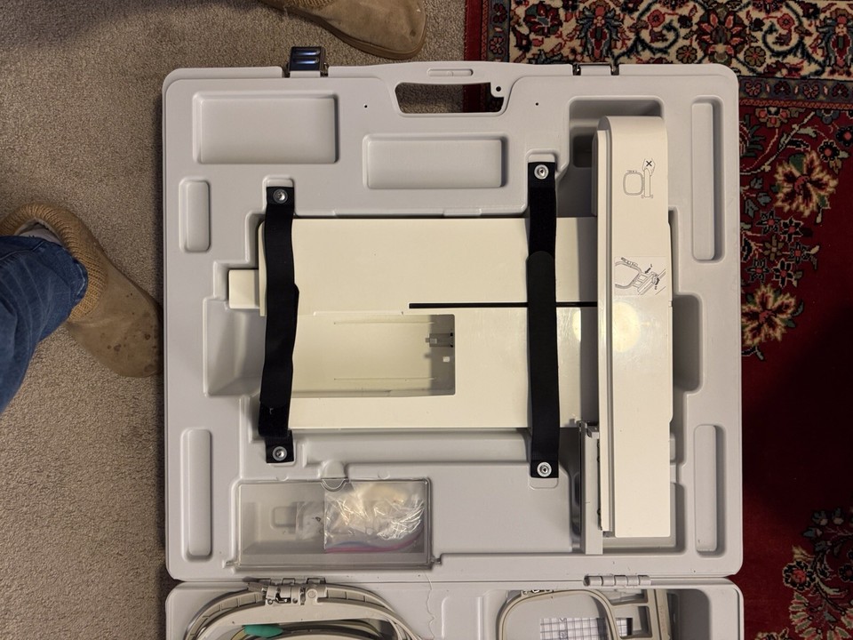 Brother Innovis 6000d Embroidery AND Sewing Machine Excellent Condition ...