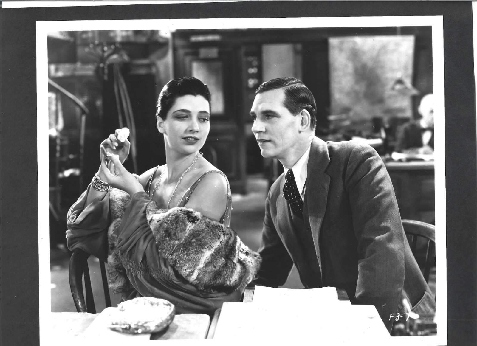 1929 VINTAGE PHOTO GENTLEMEN OF THE PRESS Kay Francis Walter Huston ...