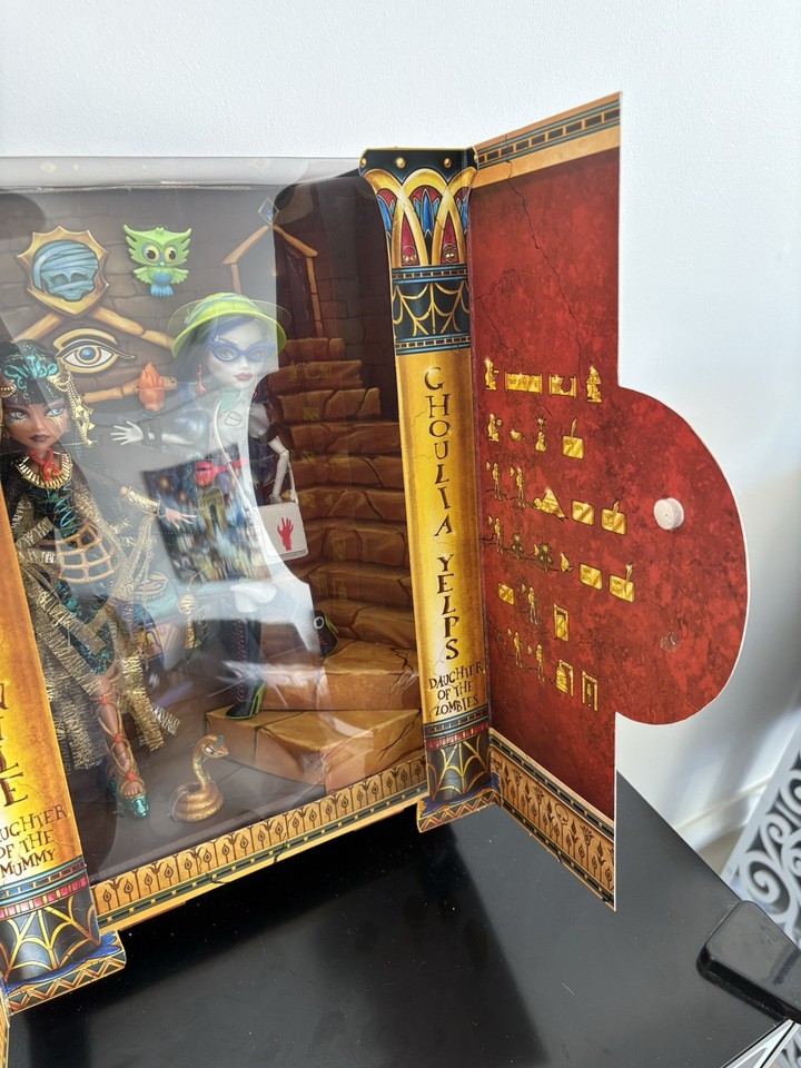 Monster High Mattel Collector SDCC 2017 Cleo De Nile & Ghoulia Yelps ...