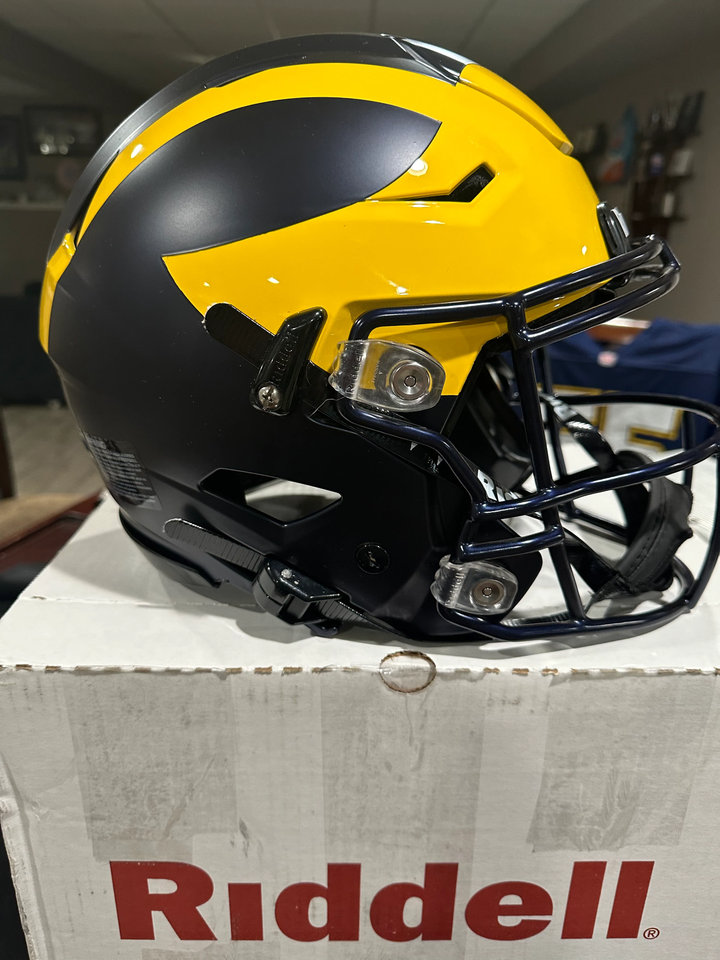 Michigan Wolverines Full Size Authentic SpeedFlex Helmet Painted Wings ...