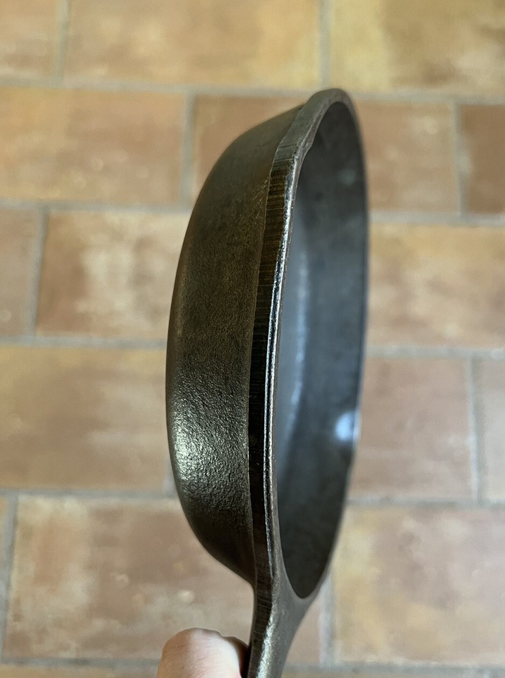 Lodge Cast Iron Melting Pot, Butter Warmer & Lodge Cast Iron 6” Skillet ...