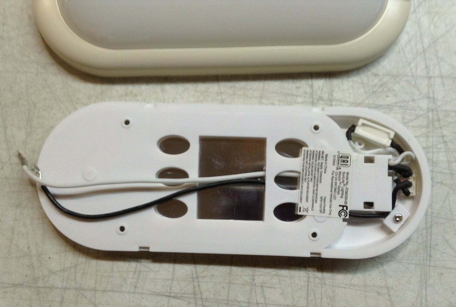 SUNLINK 12V LOW PROFILE LED CEILING LIGHT 6W RV CAMPER LASALLE BRISTOL ...