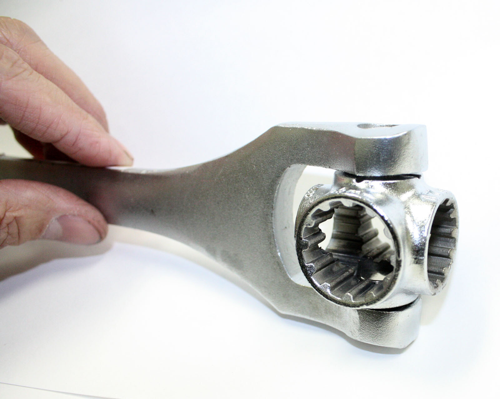 8 in 1 Flexible Dog Bone Multi Functional 12 Point Socket Wrench SAE ...