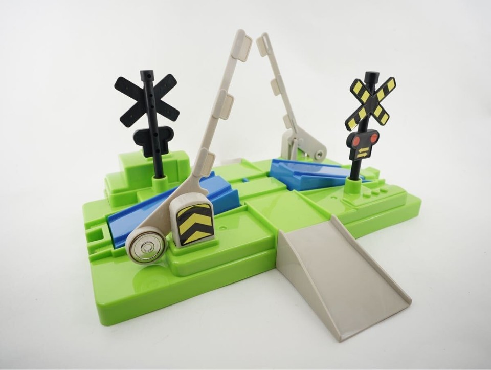 Plarail Railroad Crossing Set J-27 Takara Tomy 《Tomica Mini Car ...