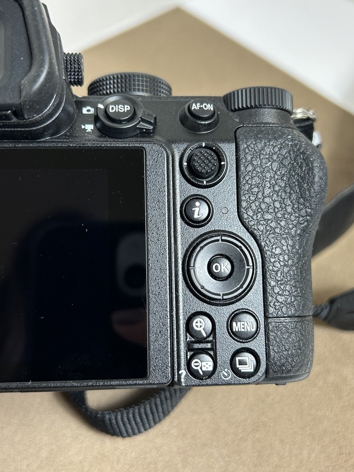 Nikon Z5 Mirrorless Camera With Nikkor Z 28mm Lens & Charger 1361 ...