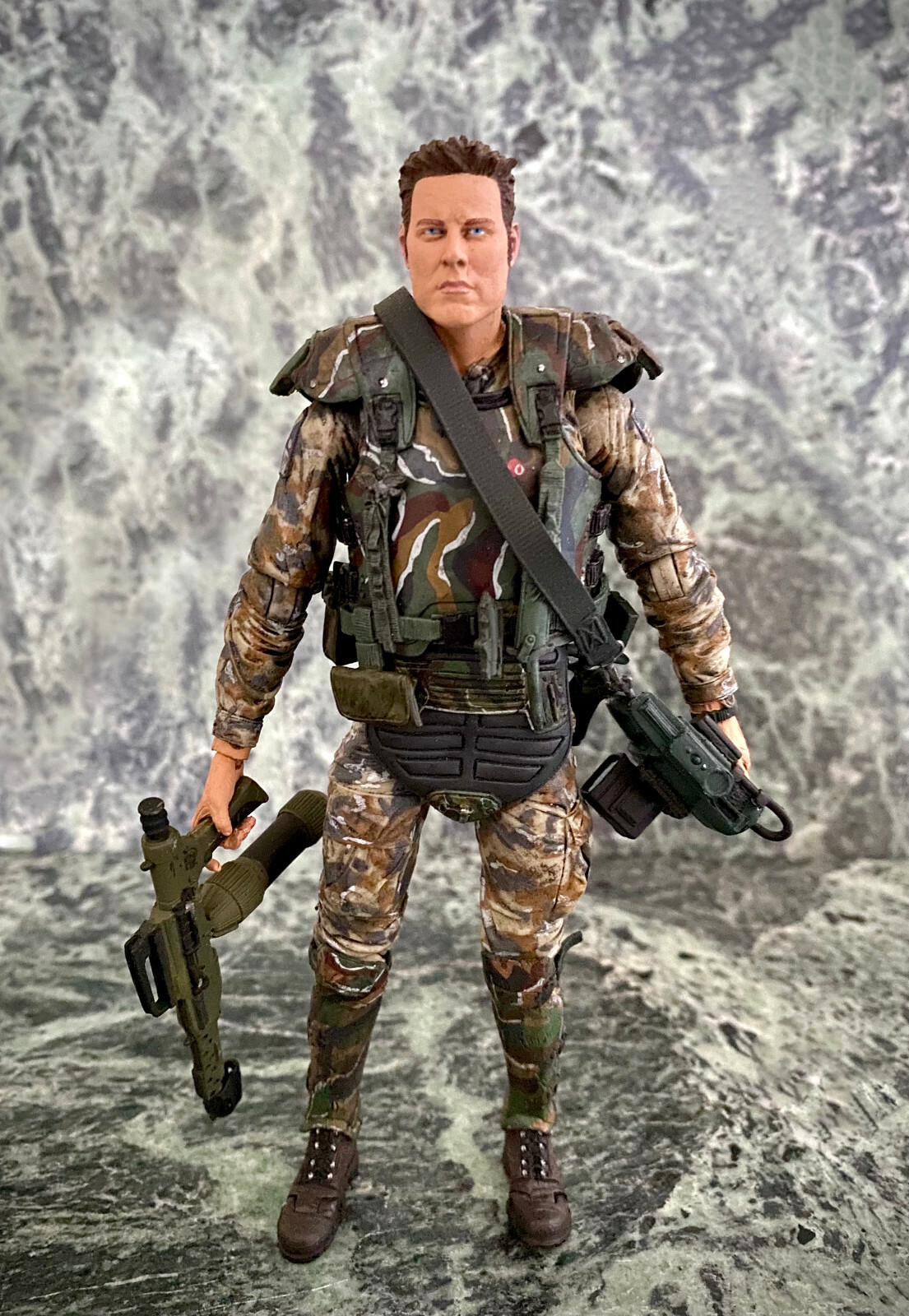 GENUINE NECA ALIENS SERGEANT CRAIG WINDRIX COLONIAL MARINES SERIES 2 ...