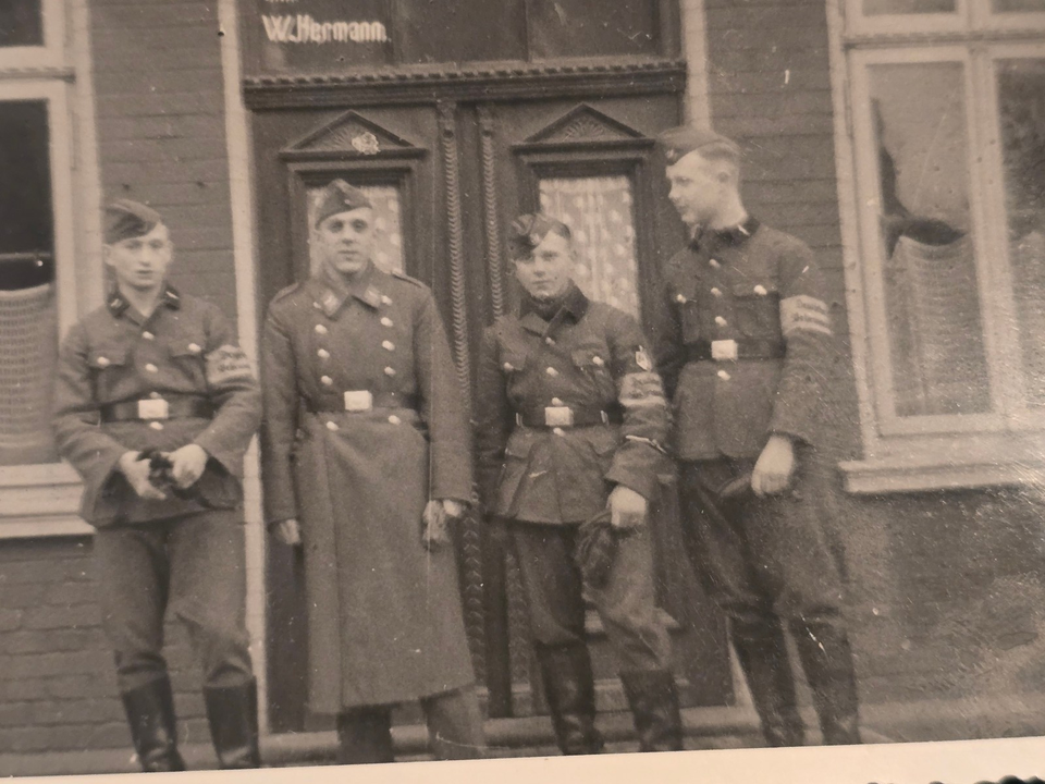 WWII German RAD Soldiers Photo – Wearing Deutsche Wehrmacht Armbands ...