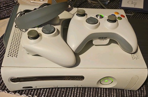 Microsft Xbox 360 40gb console 2 controllers leads working hardly used ...