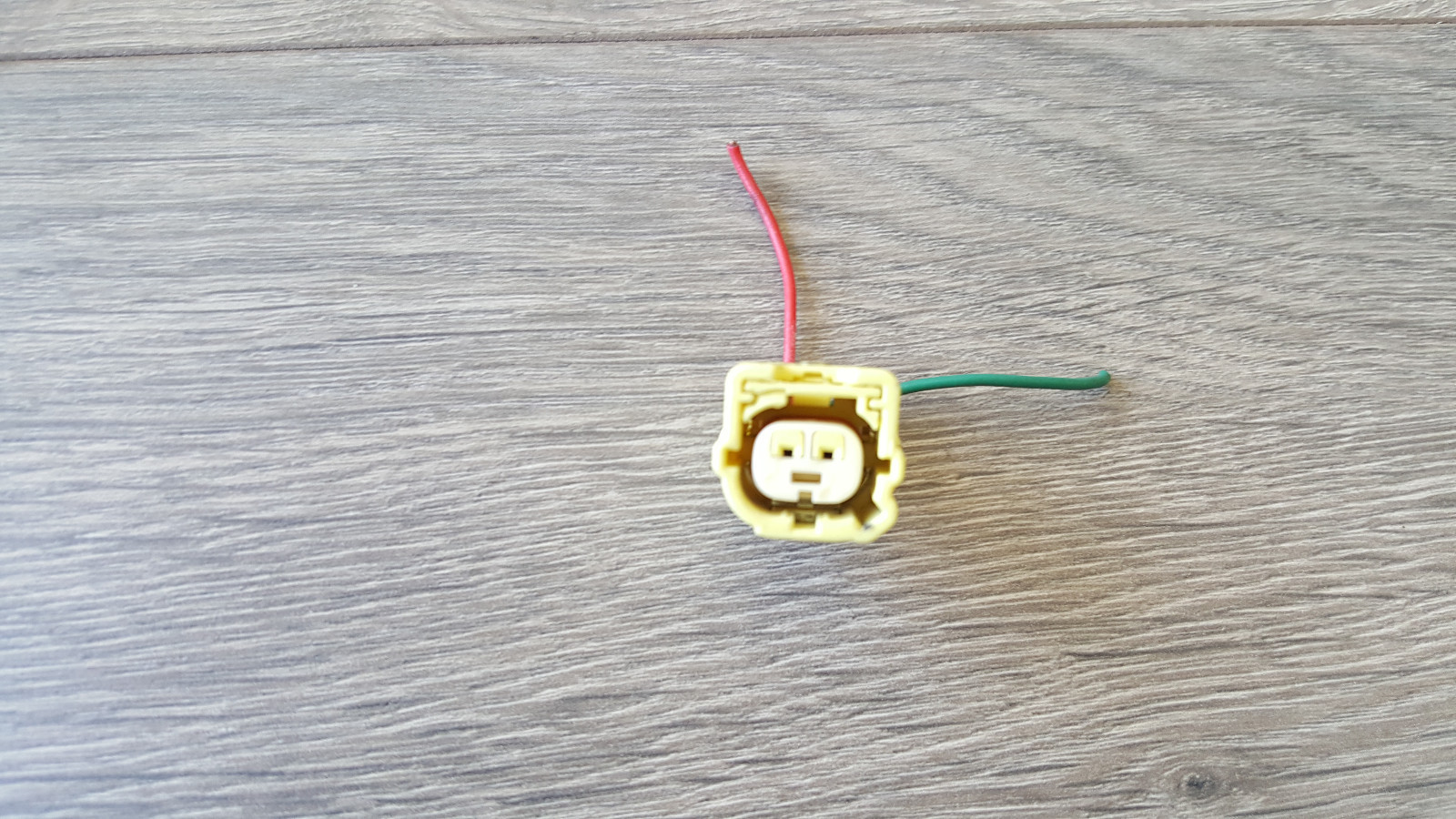 Toyota Camry rear right side crash sensor 89831-06020 connector 11856 ...