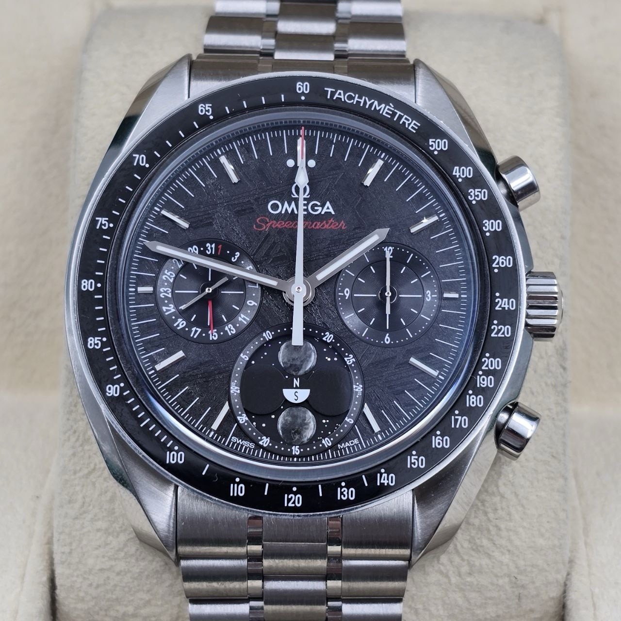 2025 OMEGA Speedmaster Meteorite Black Moonphase 43mm… - Gem