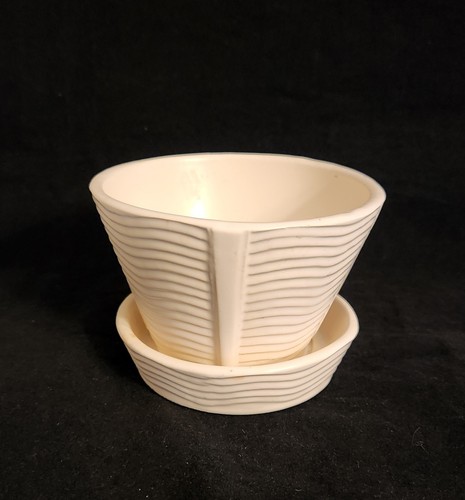 Vintage McCoy Pottery Flower Pot Planter Wave Rib Design Cream White w ...