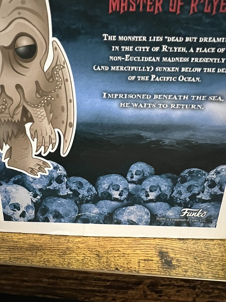 Funko Pop! Vinyl: HP Lovecraft - Cthulhu (Black & White) - Books A ...