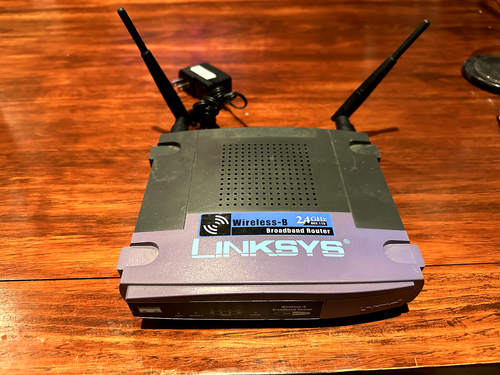 Linksys BEFW11S4v4 2.4 GHz 11 Mbps 4-Port 10/100 Wireless-B Router ...