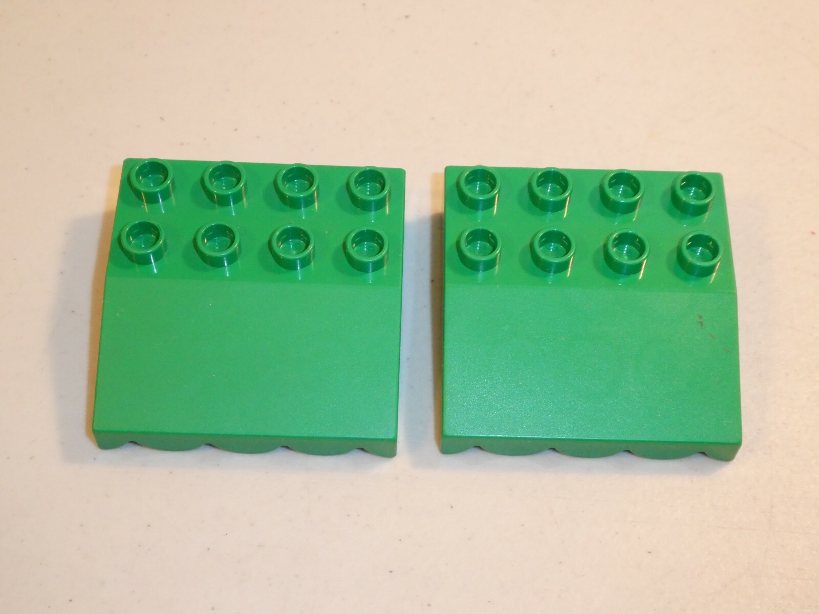 Lego DUPLO LOT OF 2 GREEN ROOF 4x4 Slope 33 AWNING Overhang PIECES ...