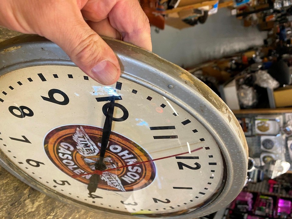 Vtg Edwards Clock Johnson Gas OIl Man Cave Service Station 13" Glass ...