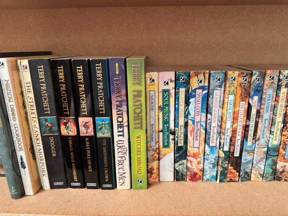 Terry Pratchett Discworld Series 34 Books Collection Bundle D4142 | eBay UK