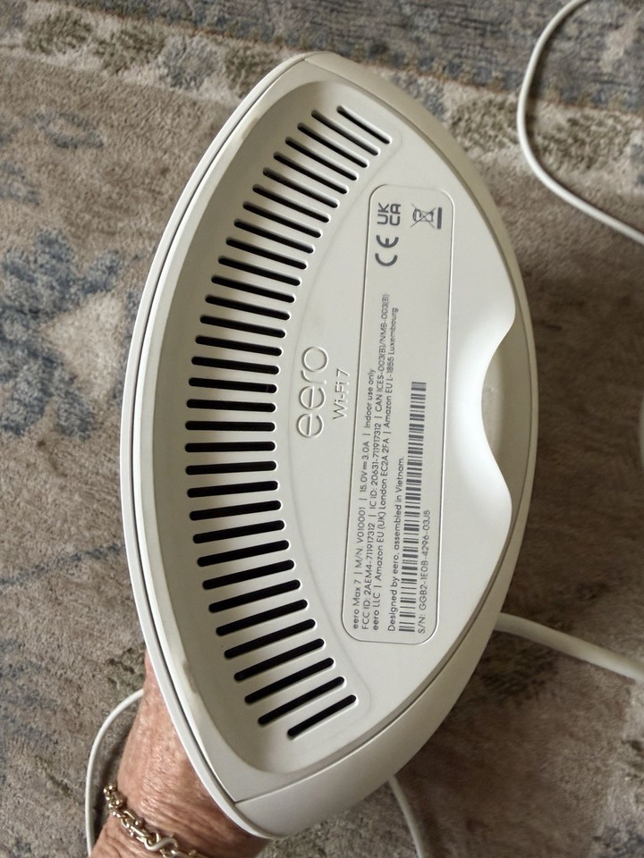 eero Max 7 Tri-Band Mesh Wi-Fi 7 Router - White, 4 LAN Ports | eBay