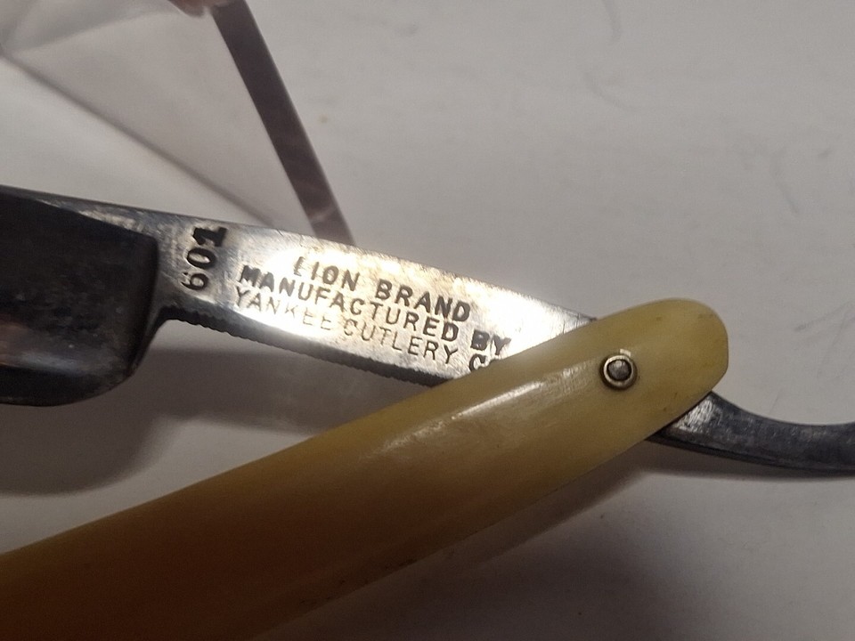 YANKEE CUTLERY CO "LION BRAND" (#601) Straight Razor With Orig. Box ...