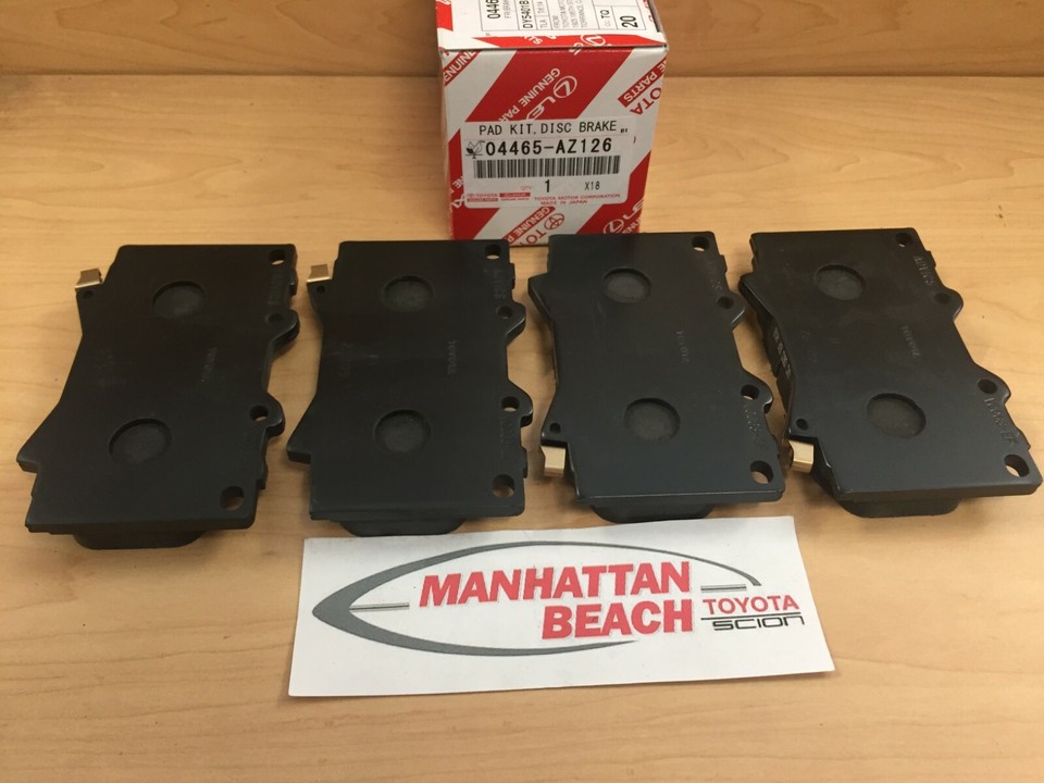2002 - 2007 LAND CRUISER Front Brake Pads NEW genuine Toyota CERAMIC ...