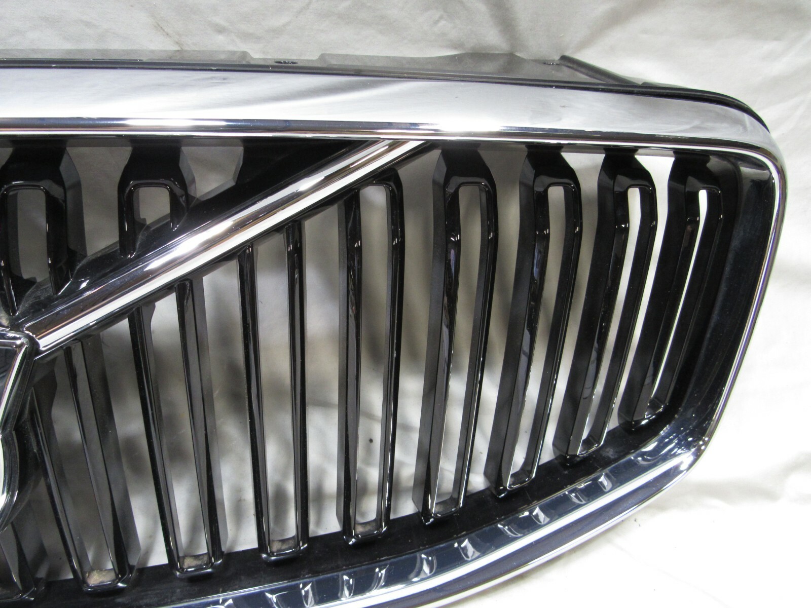 Volvo Xc60 Grille Turbo 31425532 2018 2019 OEM for sale online | eBay
