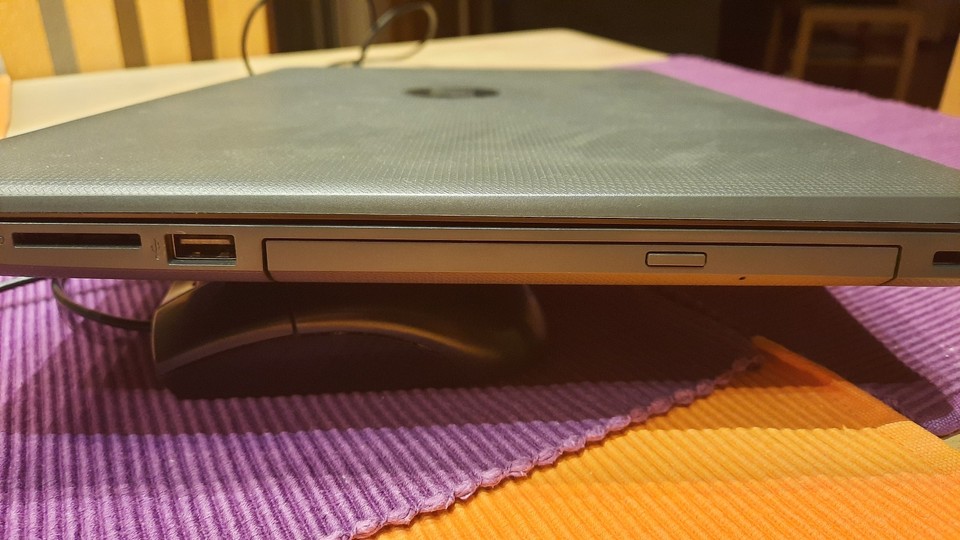 Laptop HP (Intel Core 2,5GHz, 8GB RAM, 238GB Festplatte, Windows 10 ...